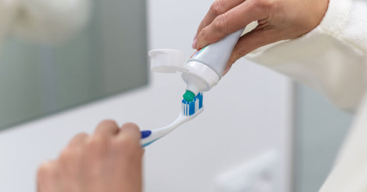 Brushing teeth at night associated with lower risk of cardiovascular ...